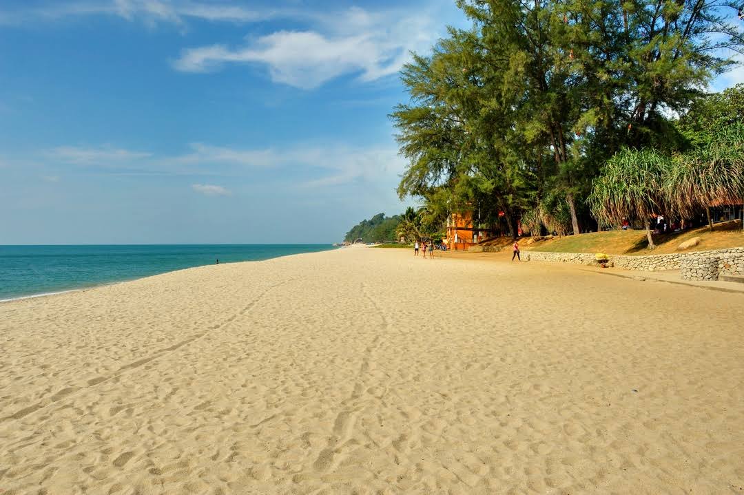Teluk Cempedak Beach 🏖️ Pahang, Malaysia - detailed features, map, photos